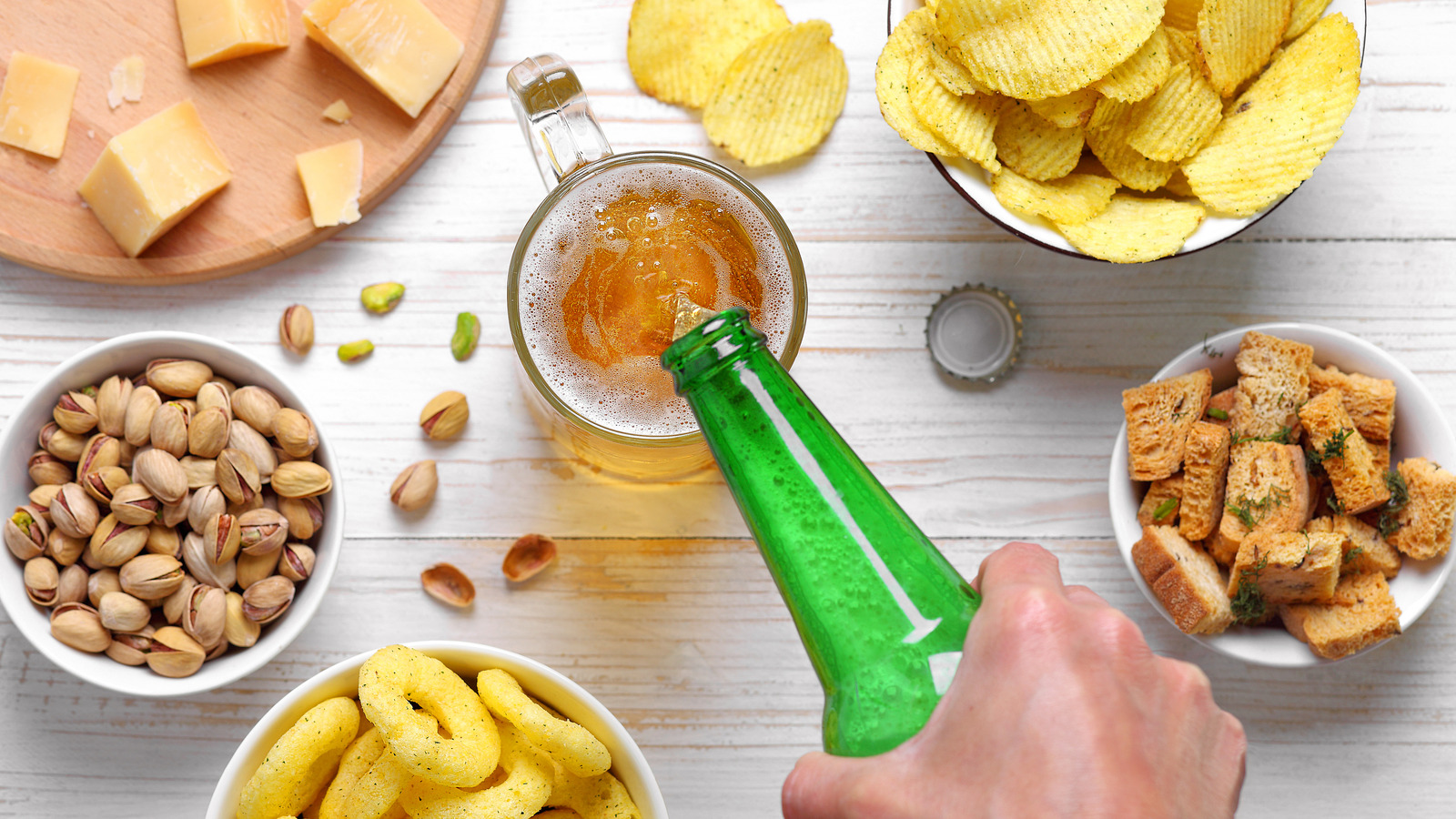 20 Unexpected Cocktails To Make For The Super Bowl