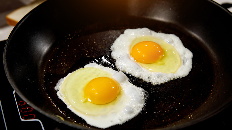 8 Best And 8 Worst Foods To Eat At A Breakfast Buffet