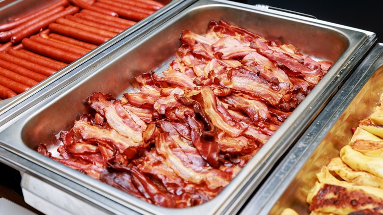 8 Best And 8 Worst Foods To Eat At A Breakfast Buffet
