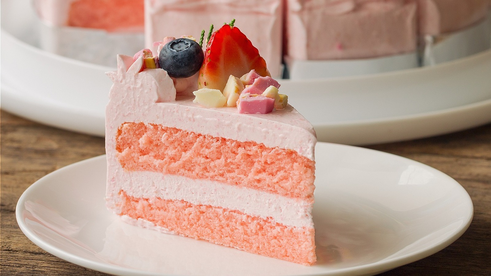 A Single Plate Is Your Secret Weapon For Perfectly Even Cake Layers