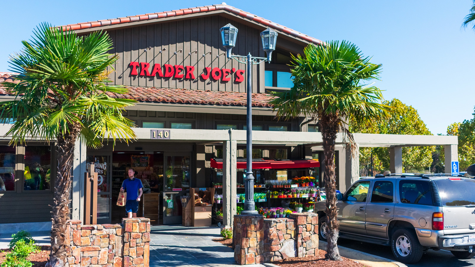 All The Reasons Trader Joe's Is Better Than Whole Foods