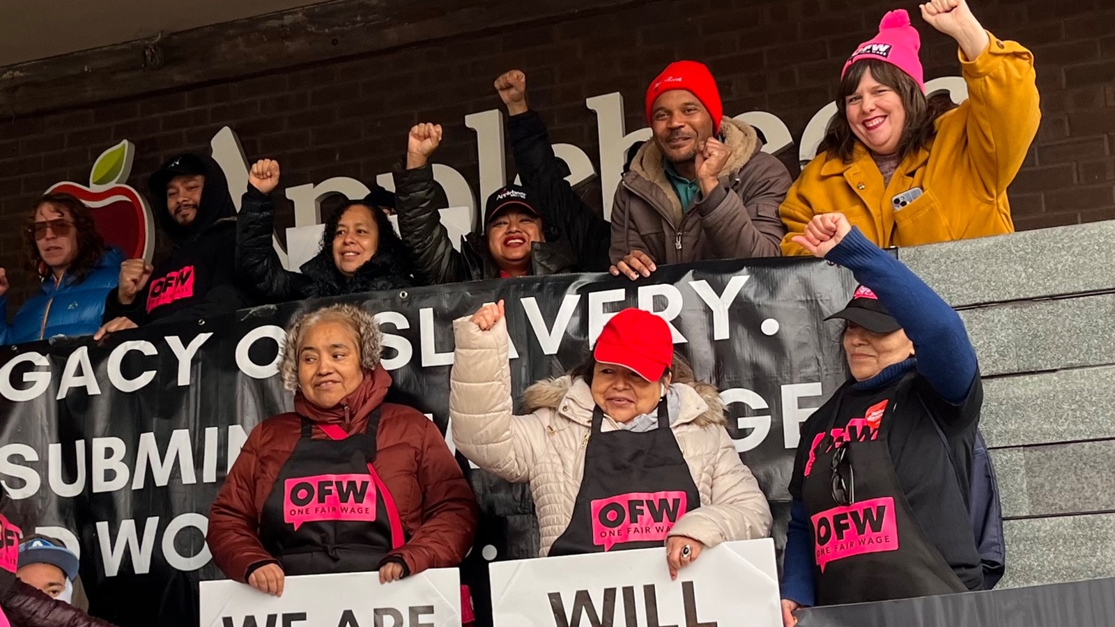 Applebee's Workers Set To Hold Protest After Demanding Higher Wages