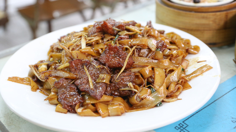 Chow Fun Vs. Chow Mein: What Are The Differences?