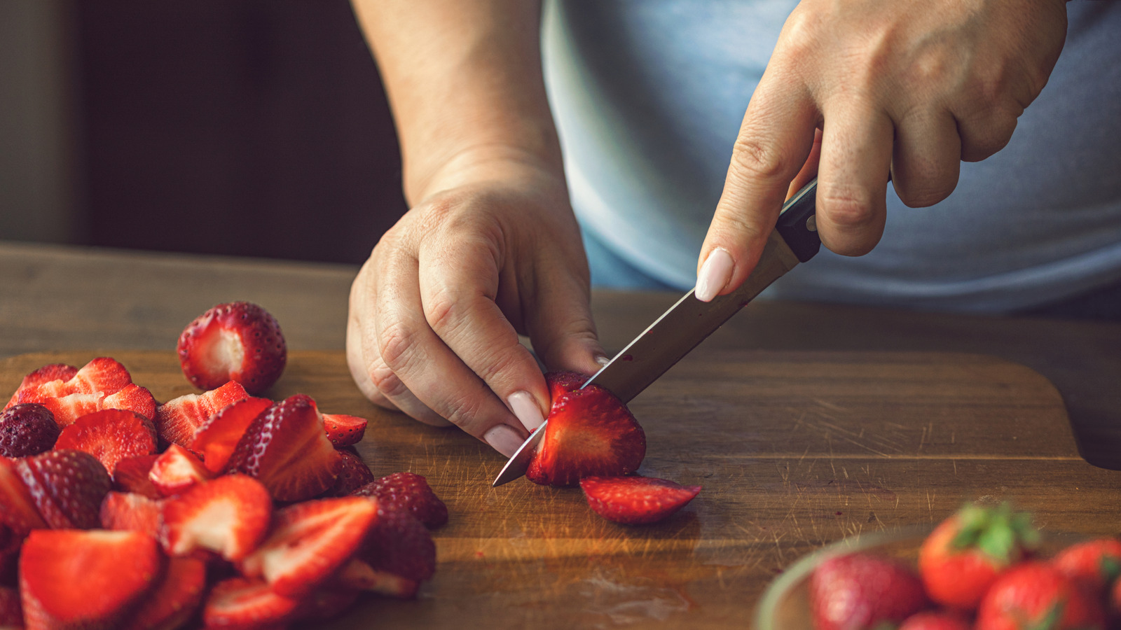 Ditch The Knife: A Fork Removes Strawberry Stems While Wasting Less Fruit