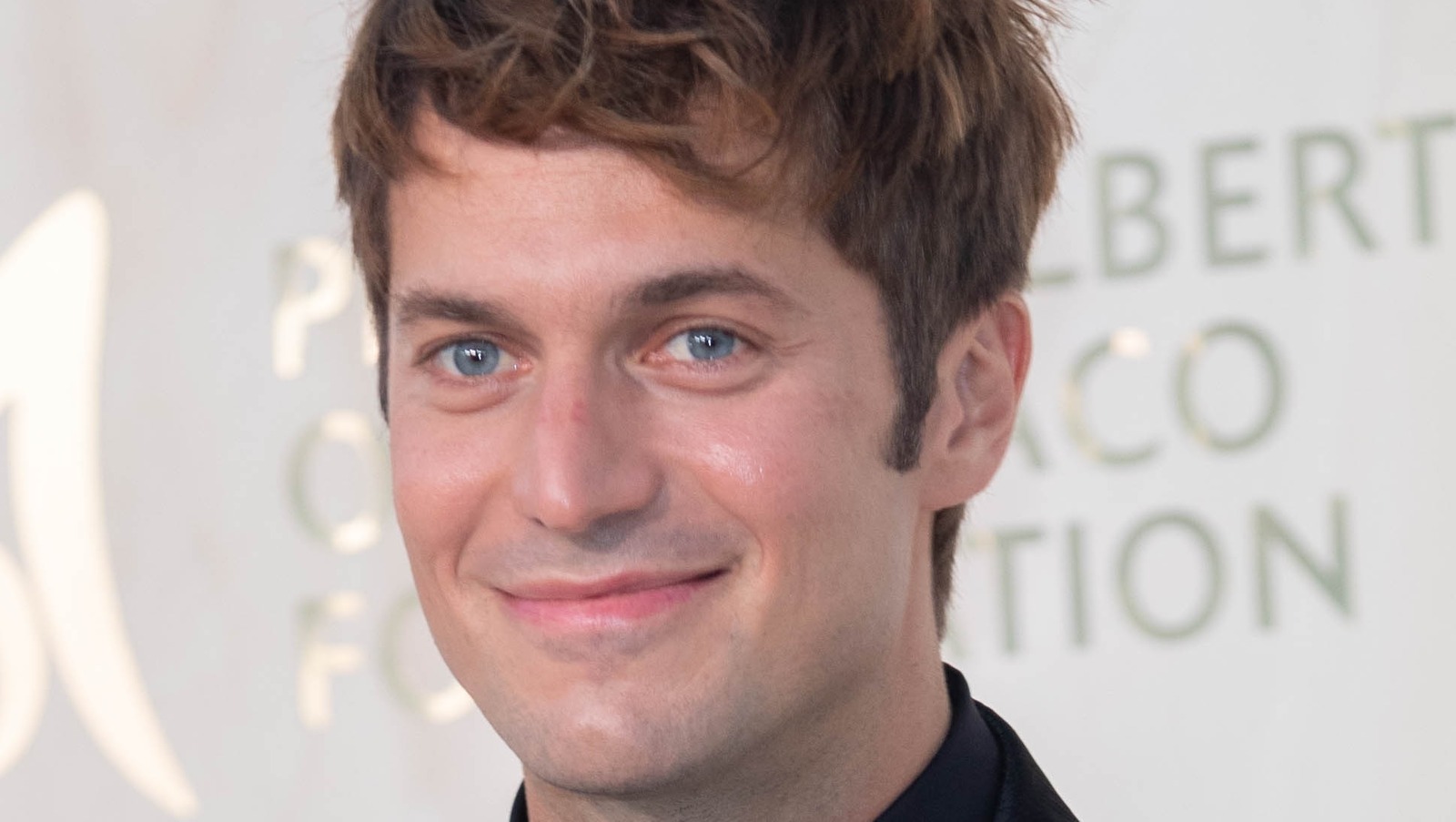 Emily In Paris Fans Are Grossed Out By This Gabriel Wine Moment