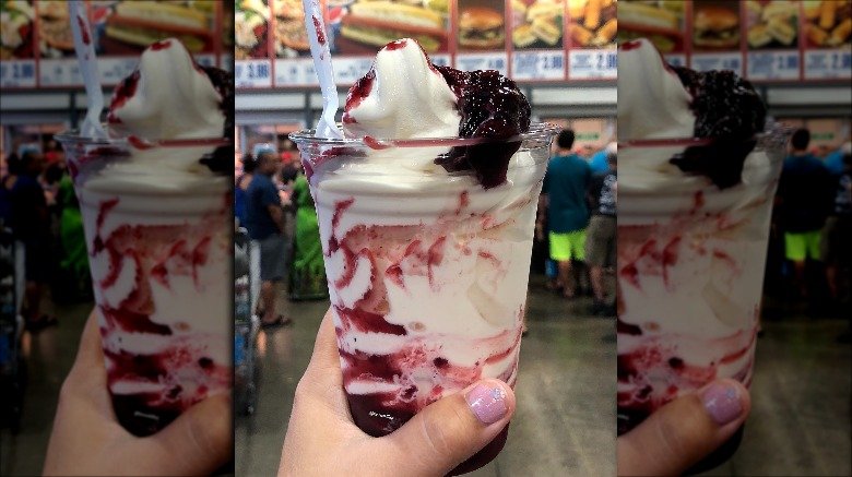 Every Item At The Costco Food Court, Ranked