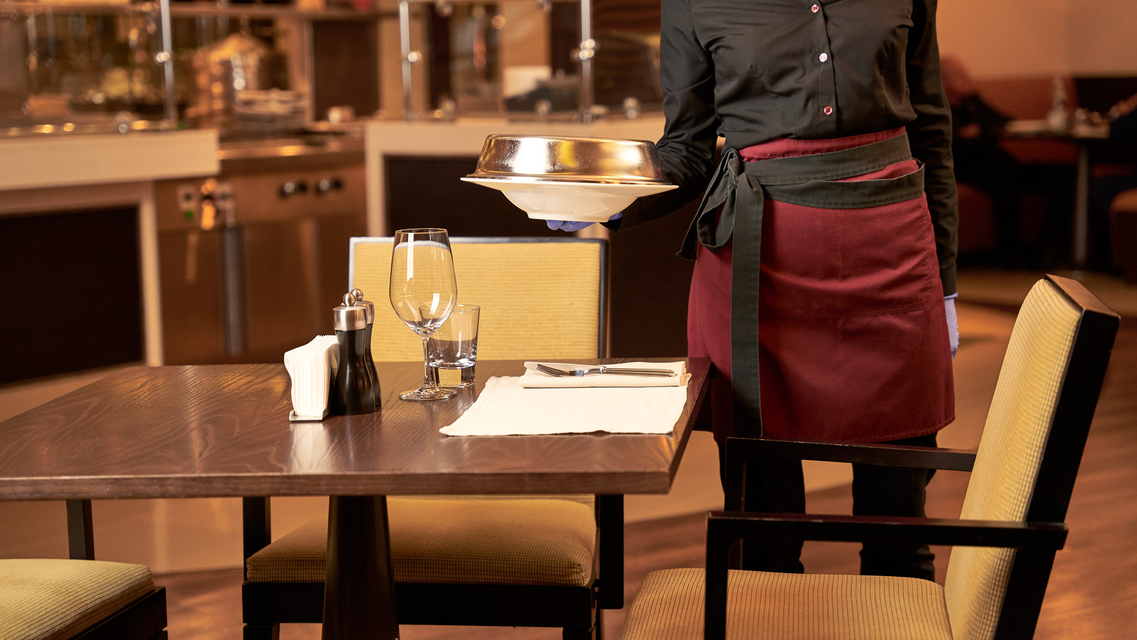 Fans Told Mashed Which Dine-In Restaurant Has The Best Service ...