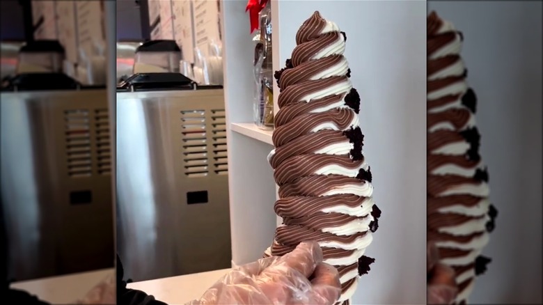 Hampton Chocolate Factory Sells A 5-Pound Ice Cream Cone (But Why?)