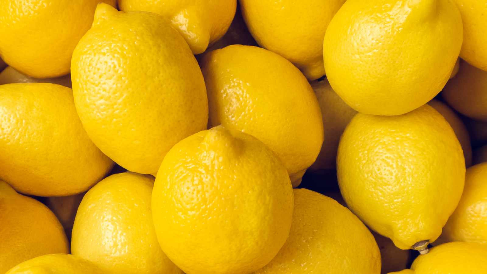Here s The Difference Between Lemon Juice And Lemon Extract Here s The Difference Between Lemon Juice And Lemon Extract