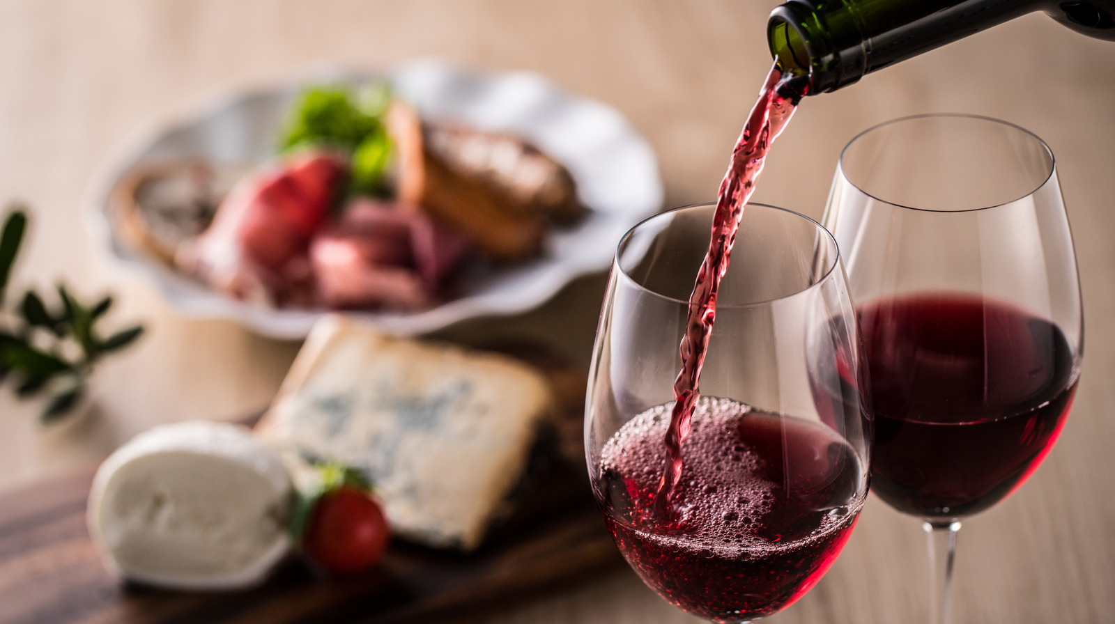 Here's What Beaujolais Tastes Like And Why It Smells Like Candy