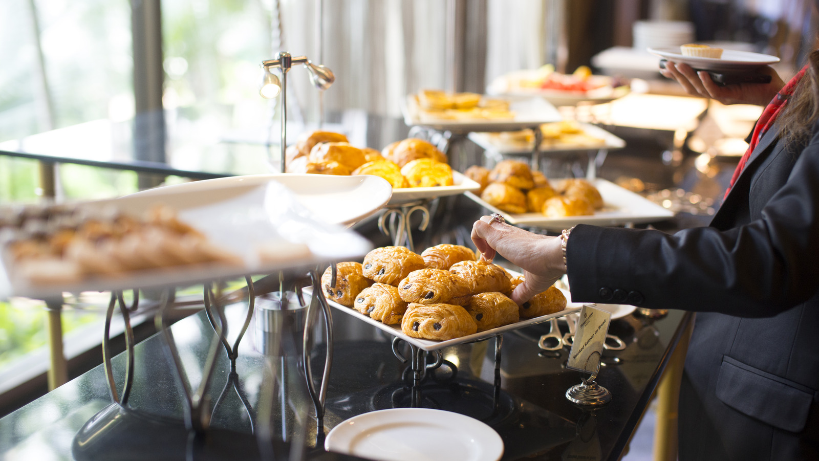 17 Hotel Breakfast Buffets Ranked From Worst To Best