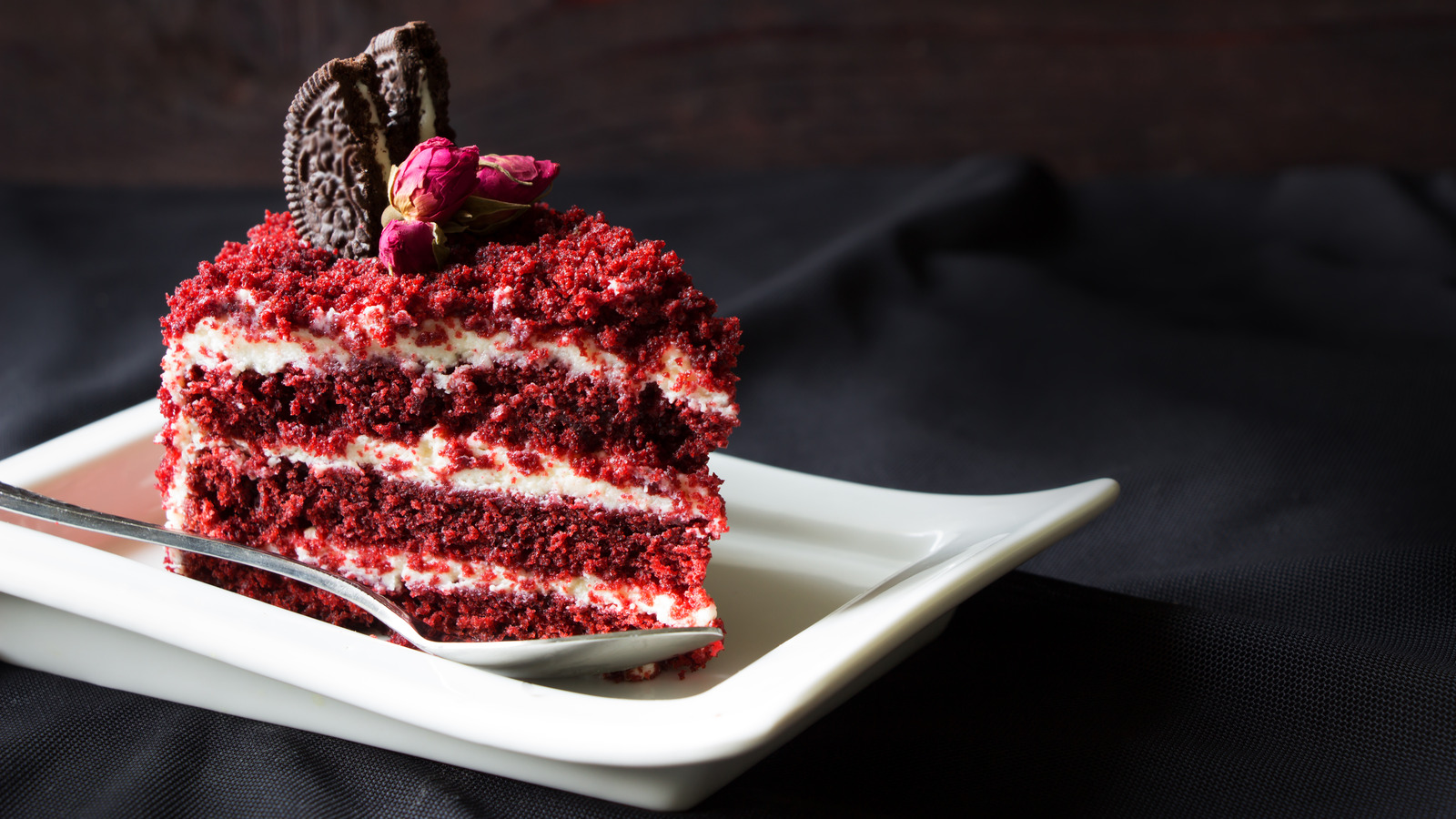 How This 79-Year-Old German Cake Managed To Survive WWII Bombings