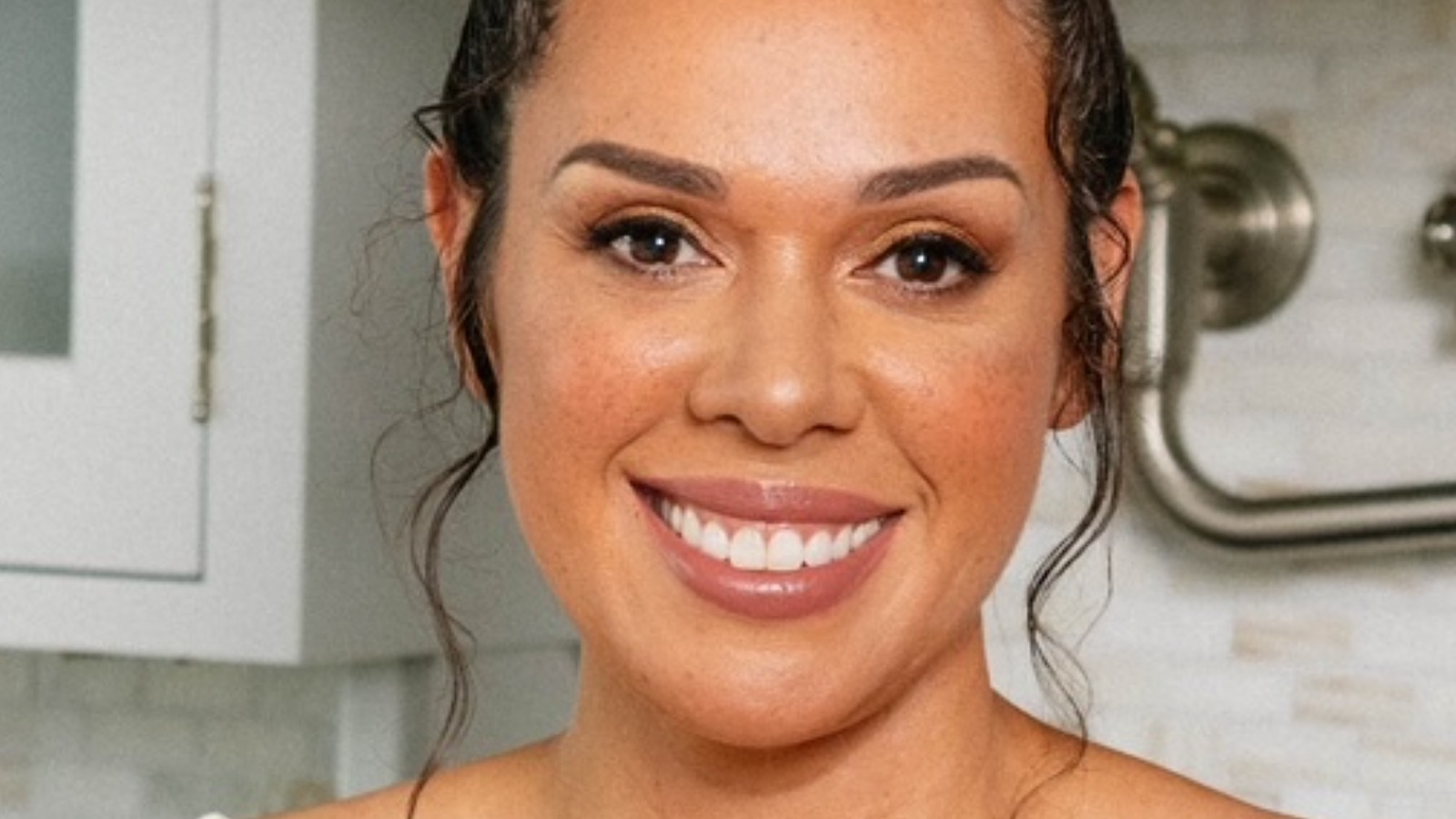 How To Pick Out A Hell's Kitchen Winner, According To Ariel Fox - Exclusive