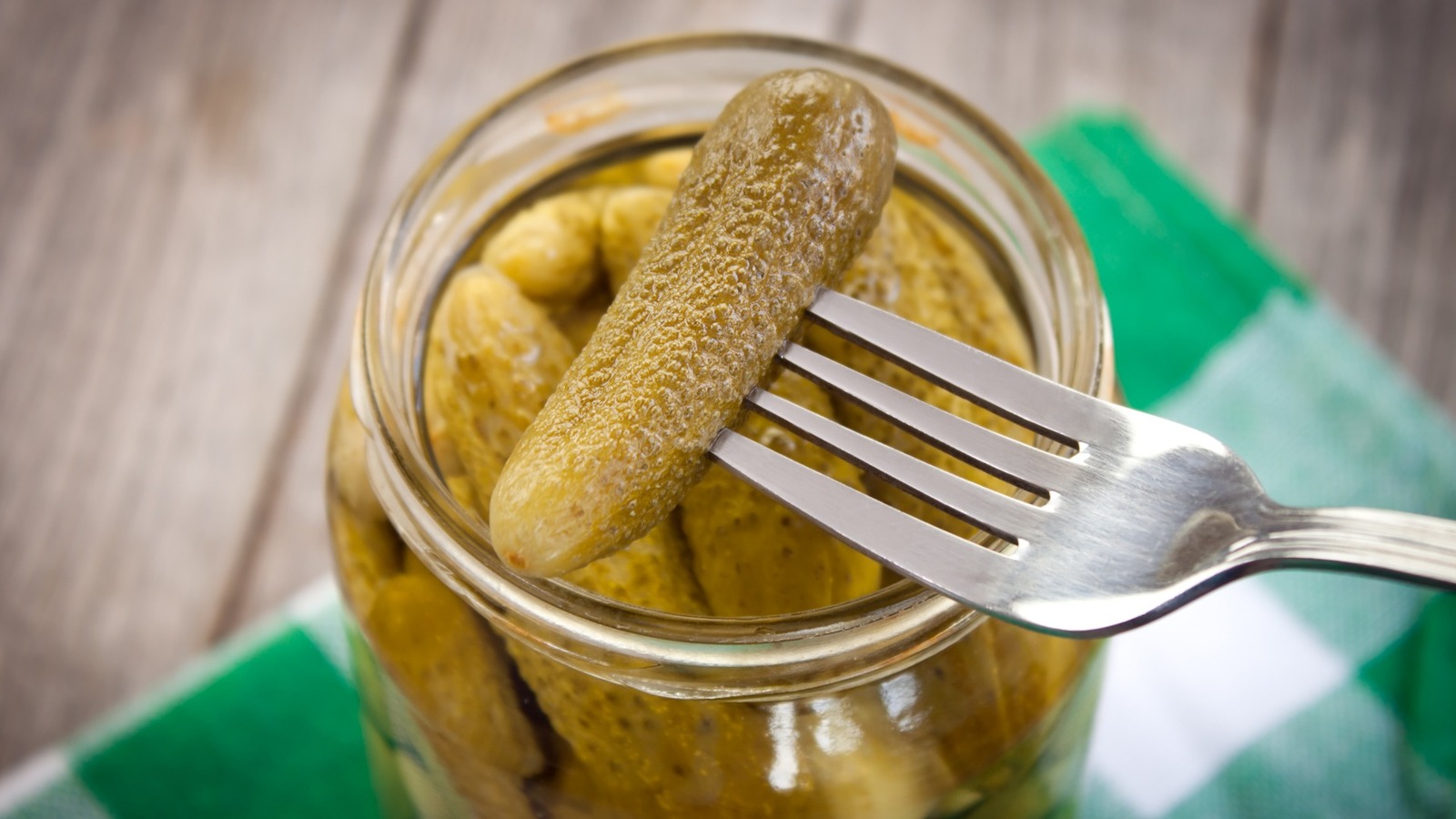 It's A Mistake To Use Large Cucumbers When Making Pickles