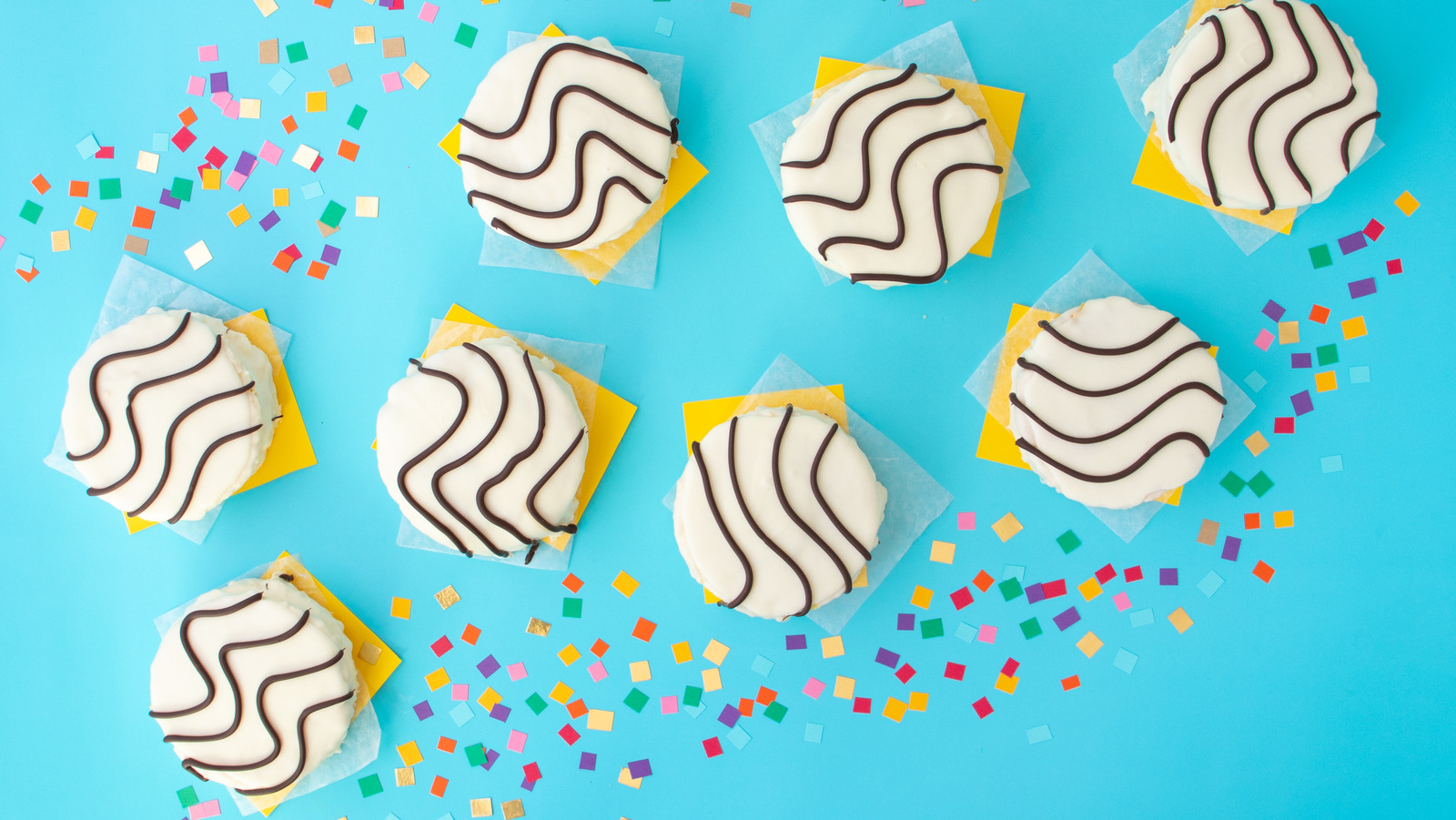 Marshmallow Fluff Is The Key To Making Perfect Copycat Zebra Cakes