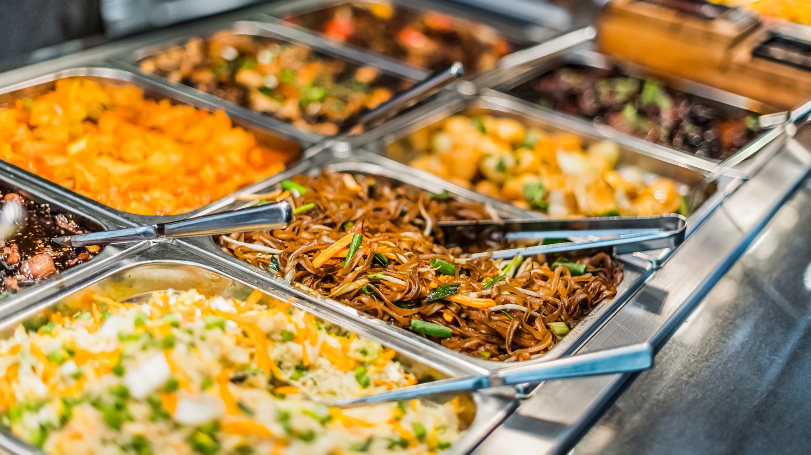 Mashed's Exclusive Survey Uncovered Shoppers' Go-To Food To Eat At The Mall