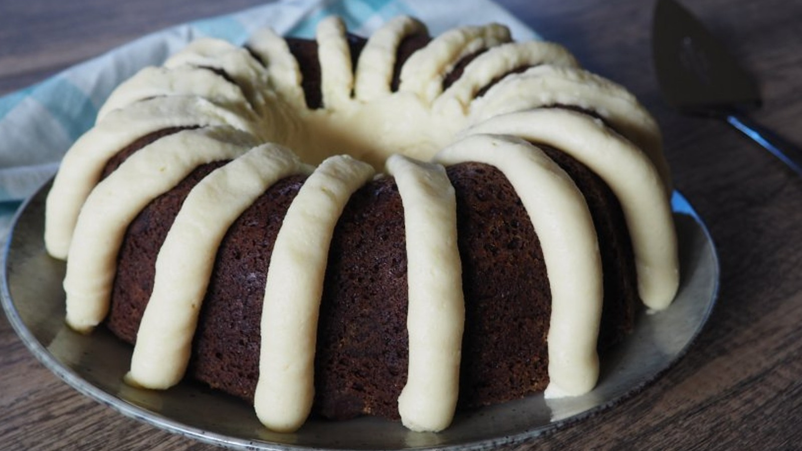 Mayonnaise Is Essential To Making A Copycat Nothing Bundt Cake