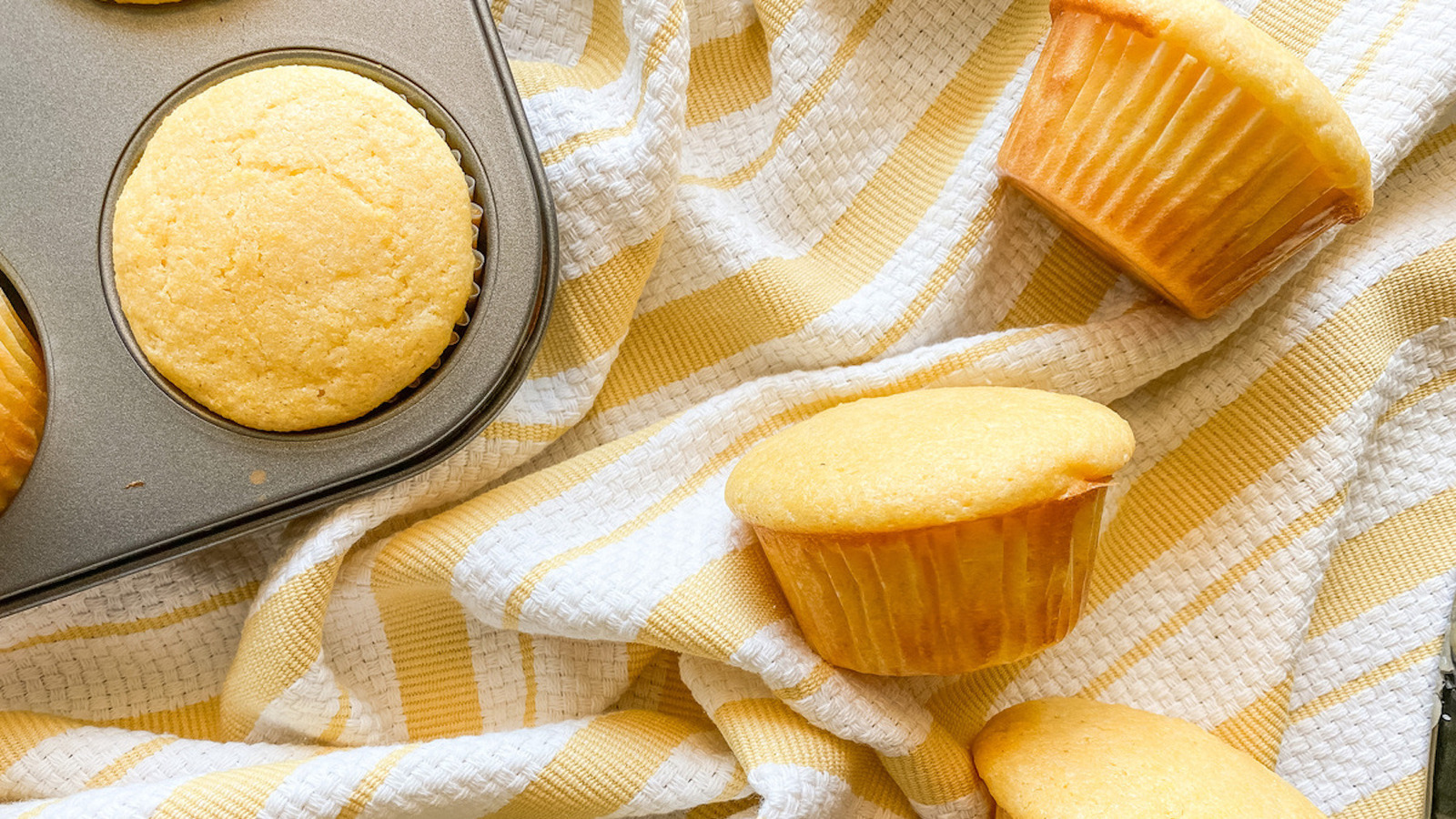 Moist Honey Cornbread Muffins Recipe