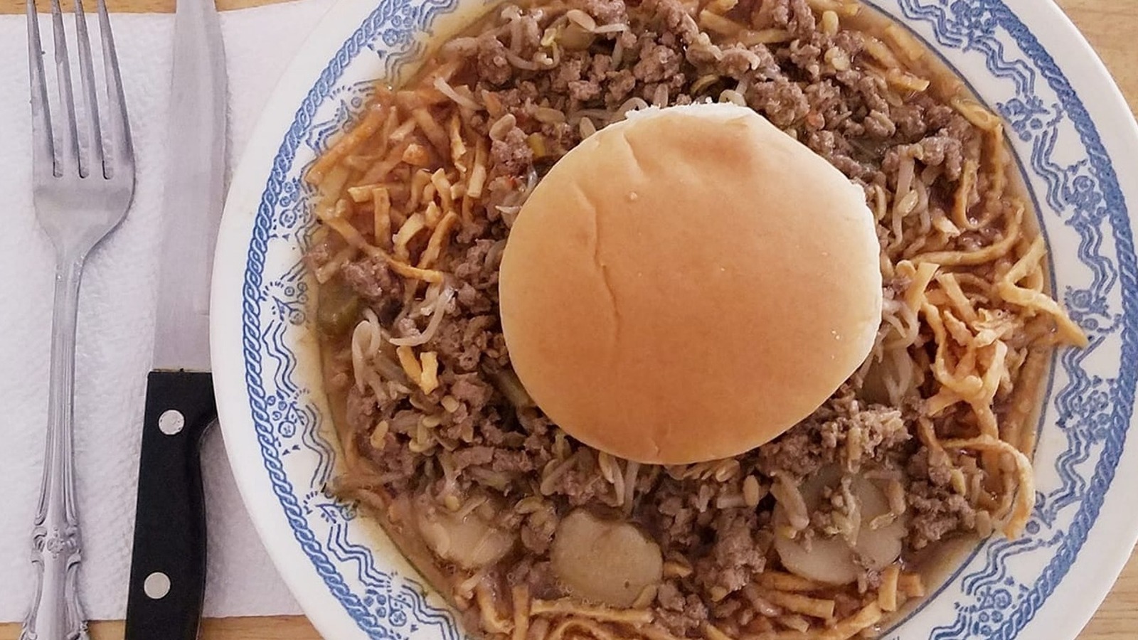 New England's Chow Mein Sandwich Puts A Different Spin On Chinese Food