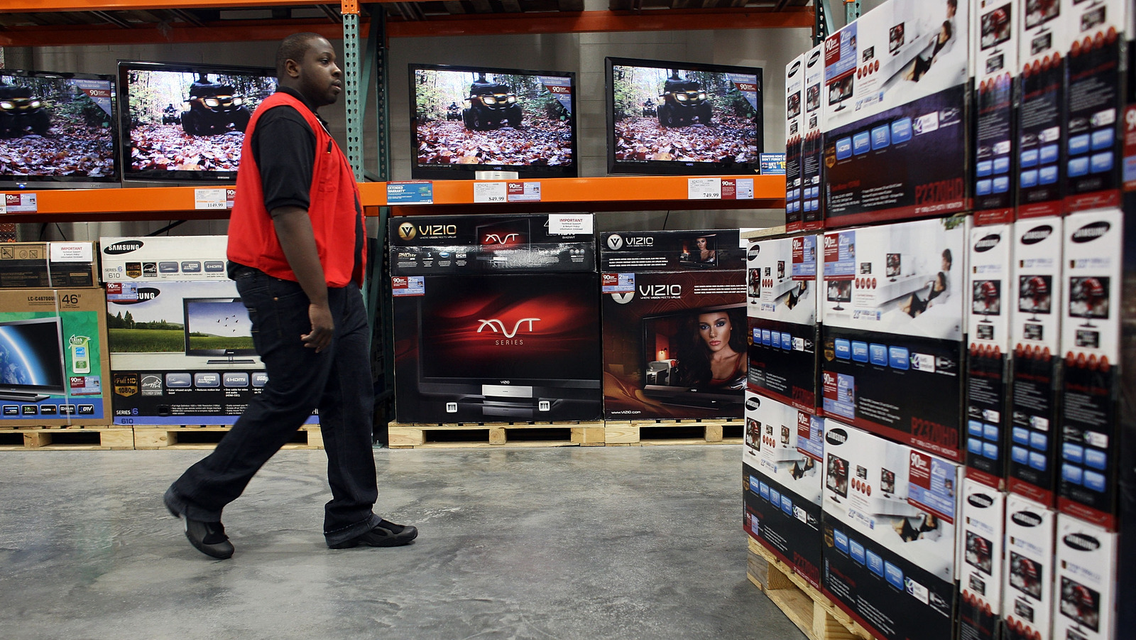 Reddit Has Mixed Reactions To This Costco 'Break Room'