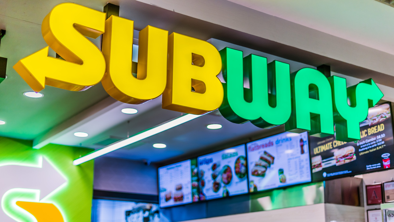 Reddit Is Calling Out This Subway Location's Shortened Hours Excuse