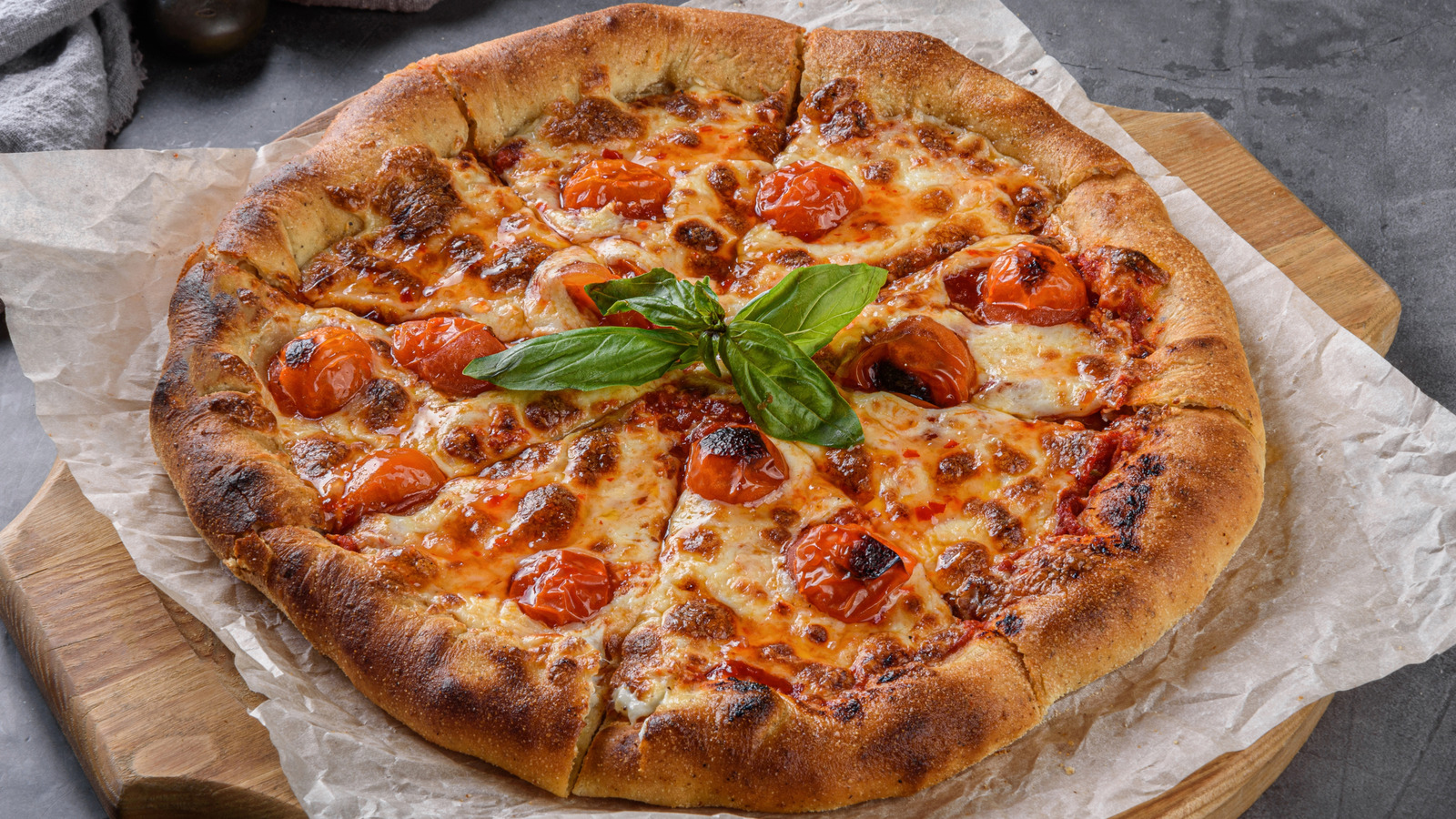 Sauce First Vs Cheese: How To Layer The Perfect Homemade Pizza