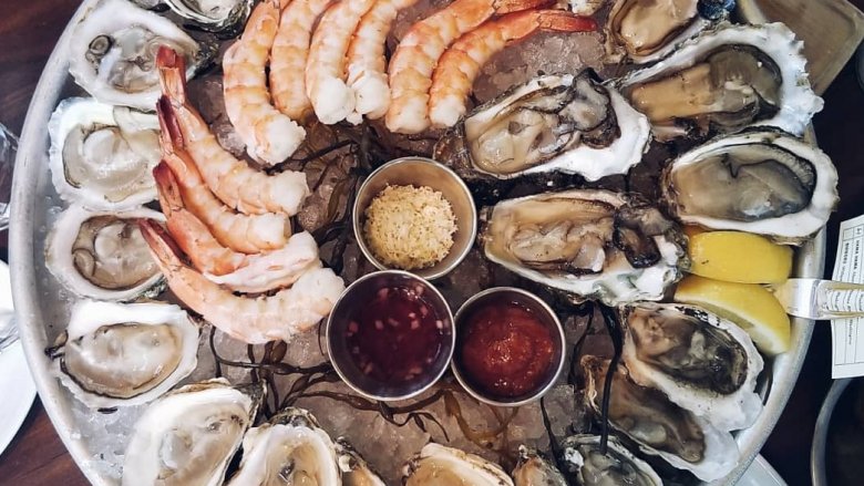 Signs You're At A Fake Seafood Restaurant