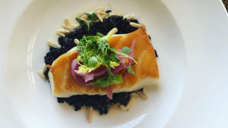 Signs You're At A Fake Seafood Restaurant