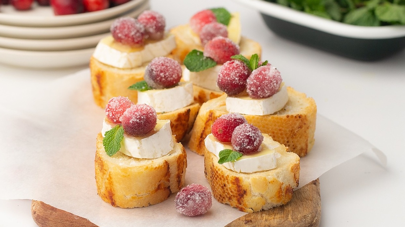 Sparkling Cranberry Brie Bites Recipe