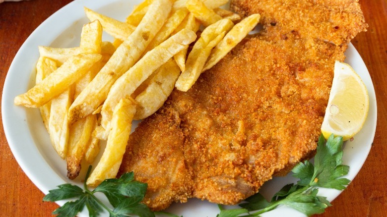 The 16 Absolute Best Fish Fries In The US