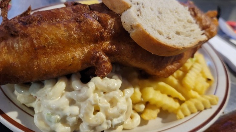 The 16 Absolute Best Fish Fries In The US