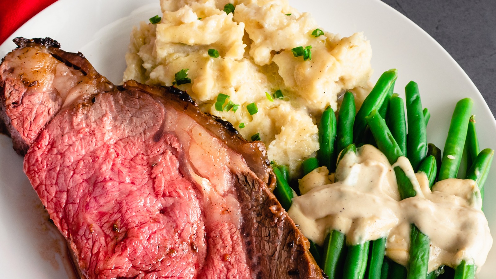 The Absolute Best Sides To Pair With Every Cut Of Steak