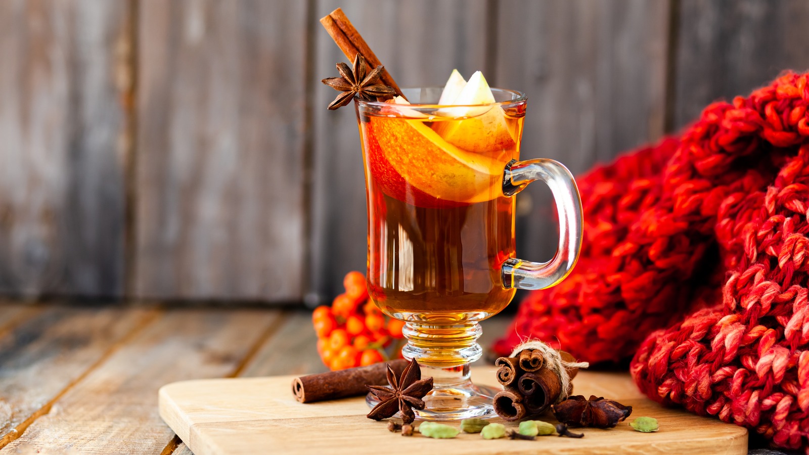 The Hottest Fall Seltzer Flavor Has Nothing To Do With Pumpkin