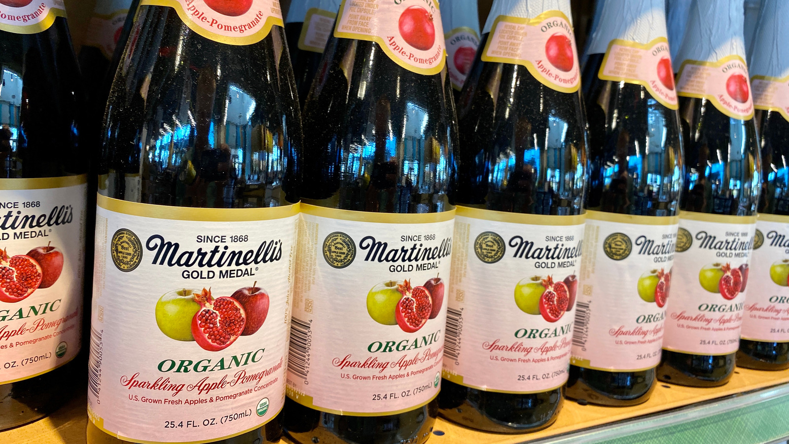 The Untold Truth Of Martinelli's
