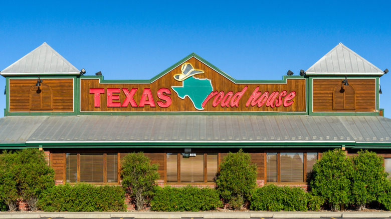 The Untold Truth Of Texas Roadhouse