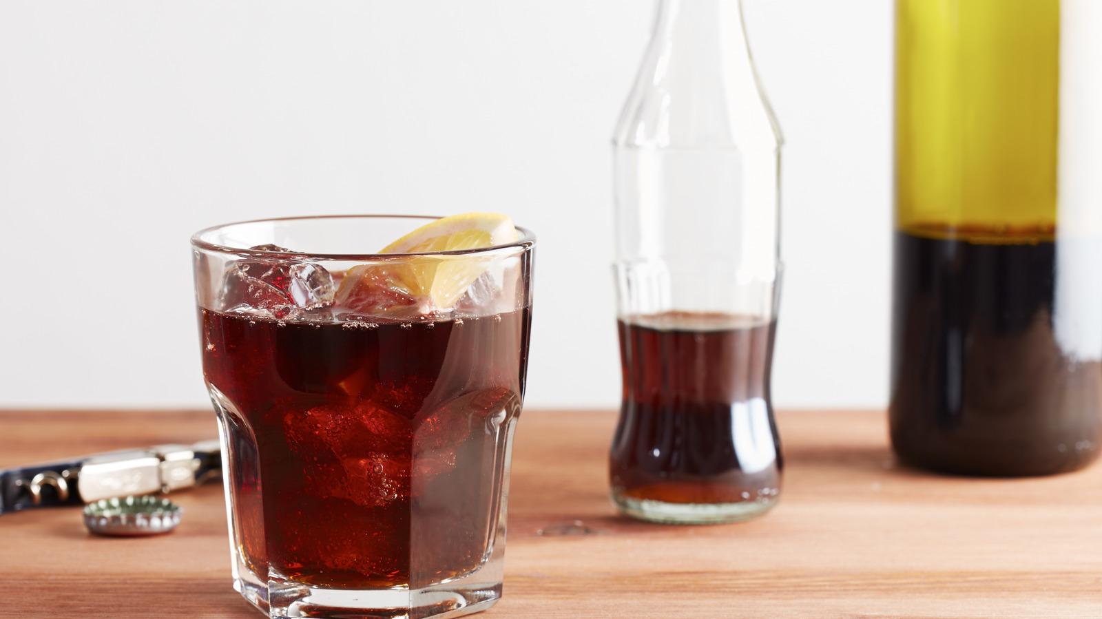 The Untold Truth Of The Kalimotxo Cocktail