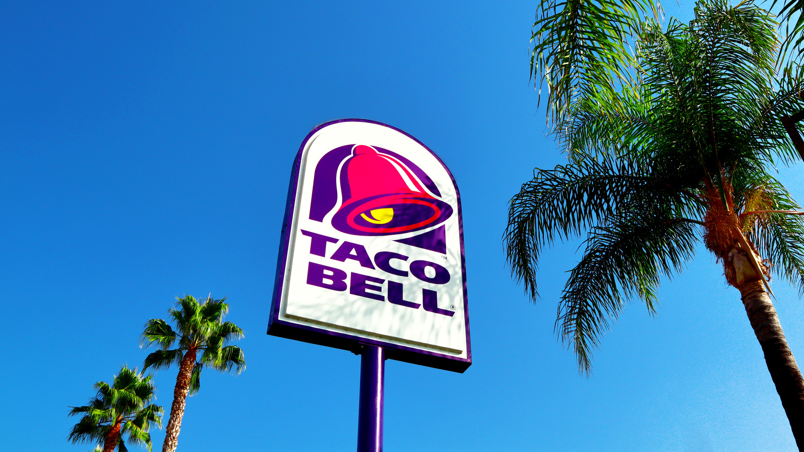 This Taco Bell Throwback Is A Roadside Relic