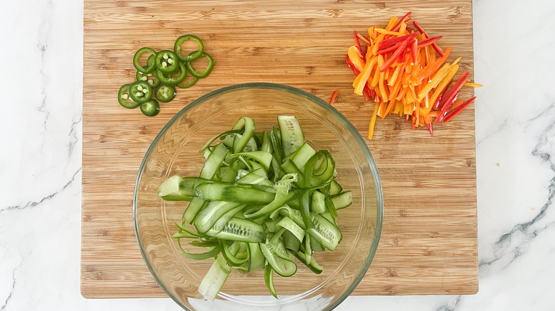 TikTok-Inspired Cucumber Bell Pepper Salad Recipe TikTok-Inspired Cucumber Bell Pepper Salad Recipe