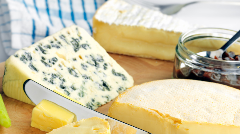 14 Types Of Blue Cheese And What Makes Them Unique