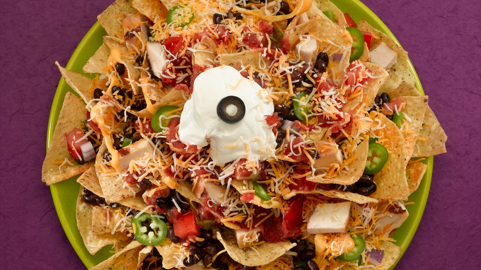 Unexpected Chain Restaurants That Have Really Good Nachos
