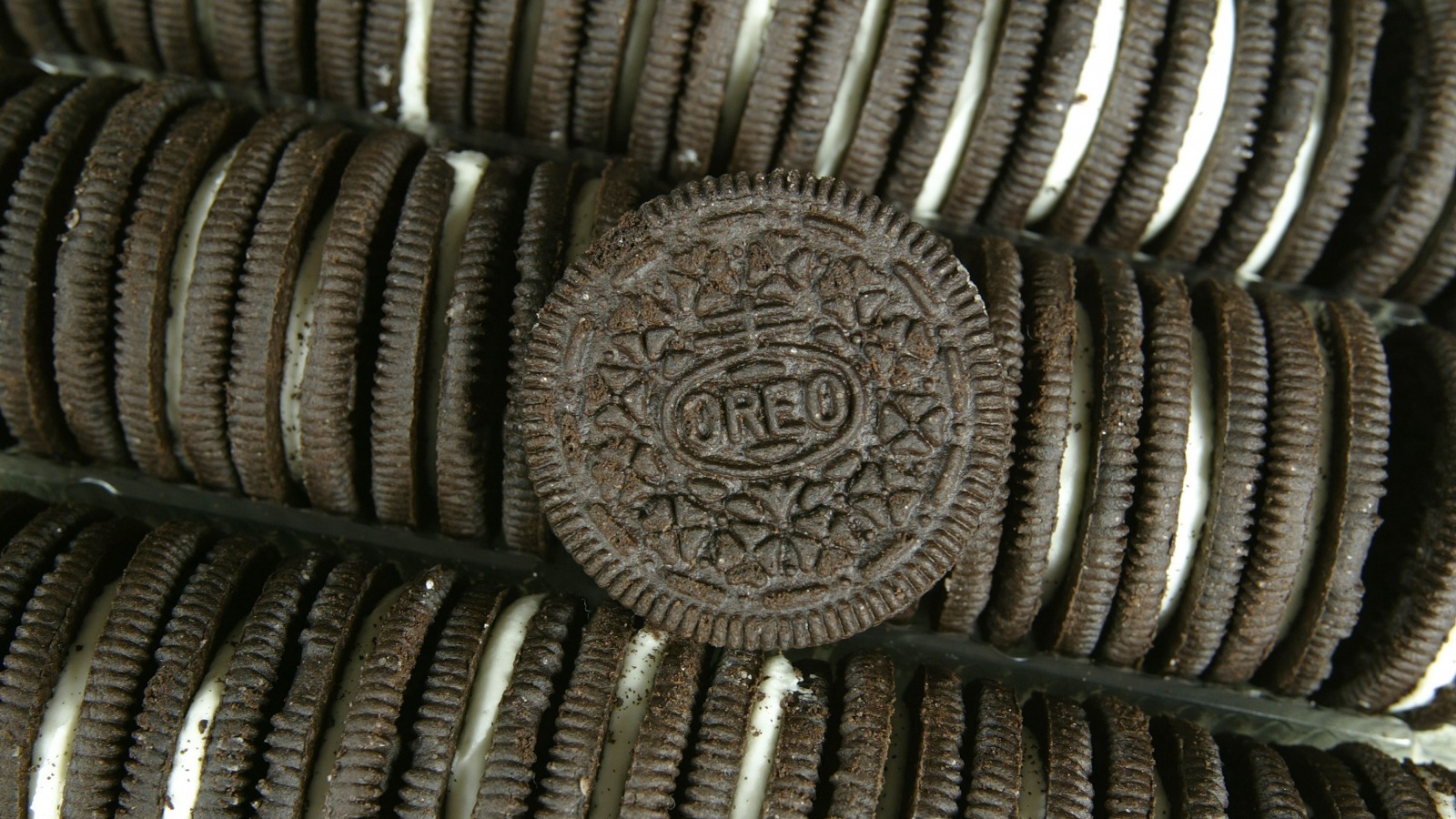 Walmart's Oreo Ultimate Dunking Set Is Finally Back In Stores