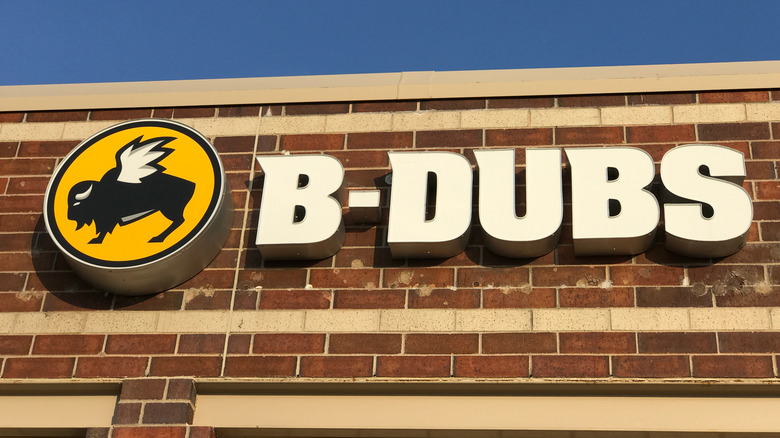 We Finally Know Why Buffalo Wild Wings Is So Cheap