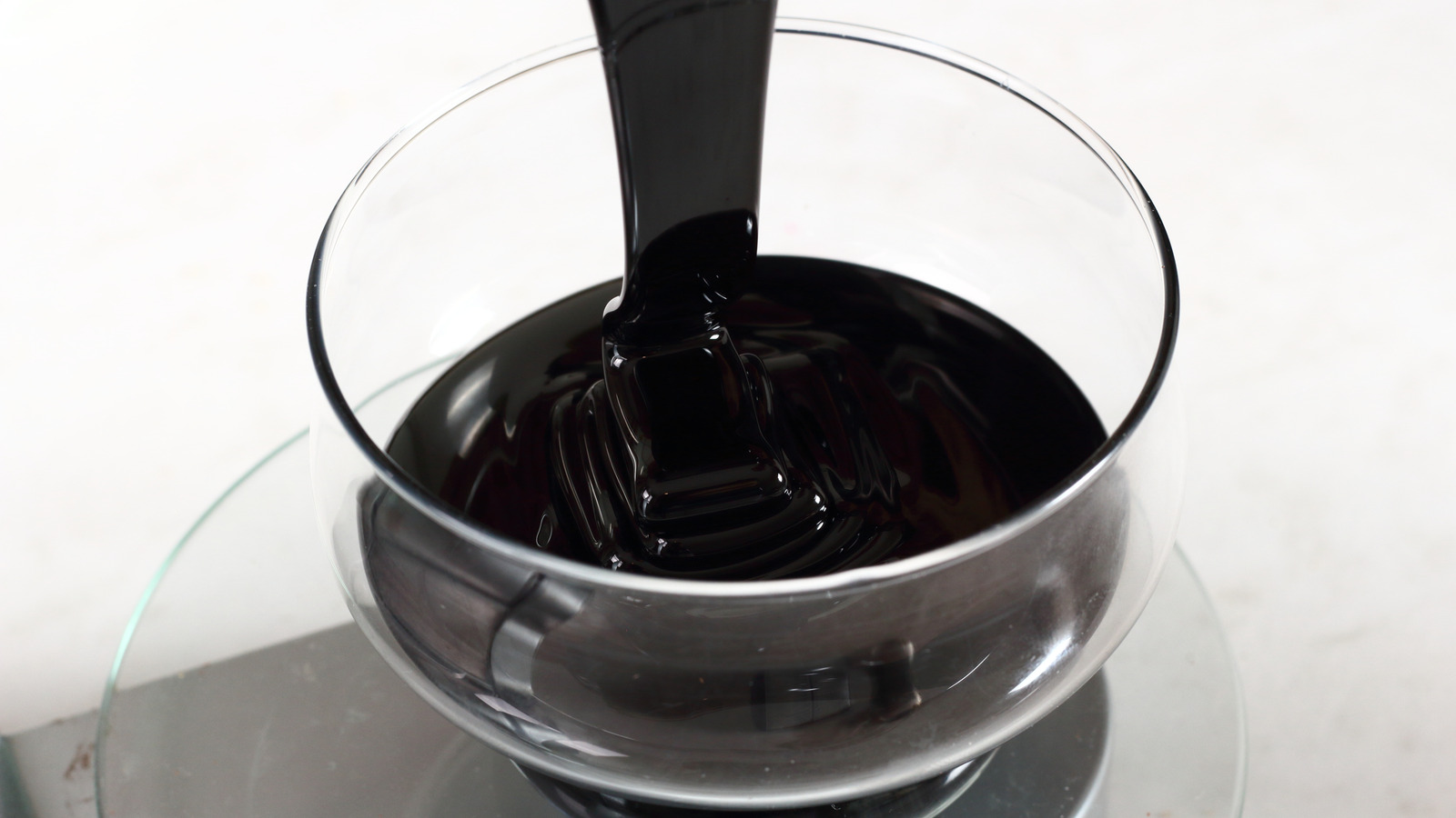 What Is Treacle And What Does It Taste Like?