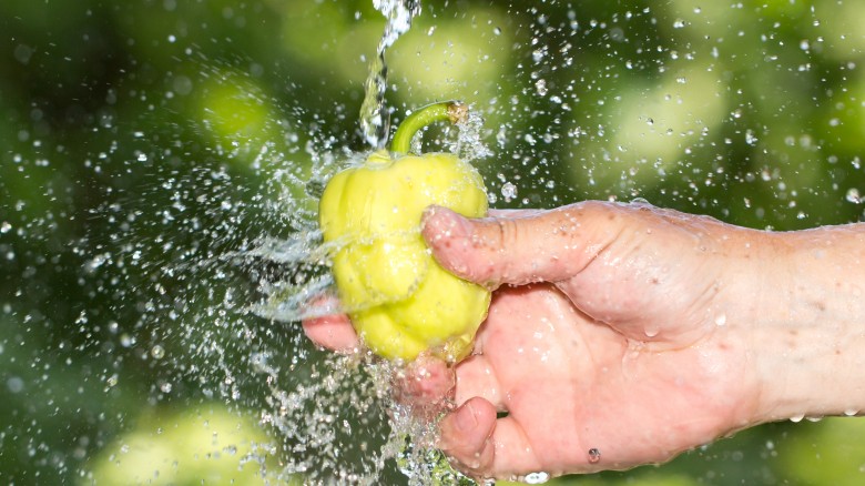 What You Need To Know About Washing Fruits And Veggies