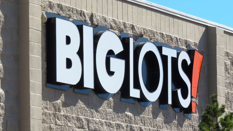Big Lots! sign