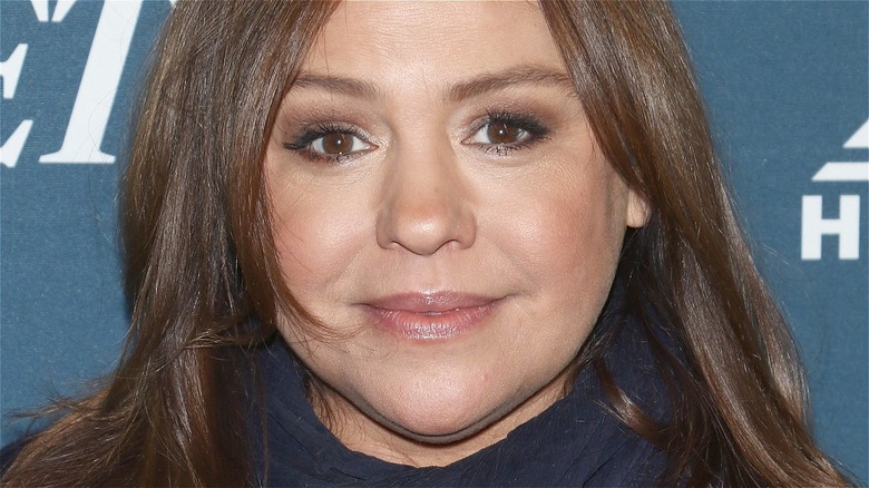 Why Fans Think They Spotted Rachael Ray On The Masked Singer Why Fans Think They Spotted Rachael Ray On The Masked Singer