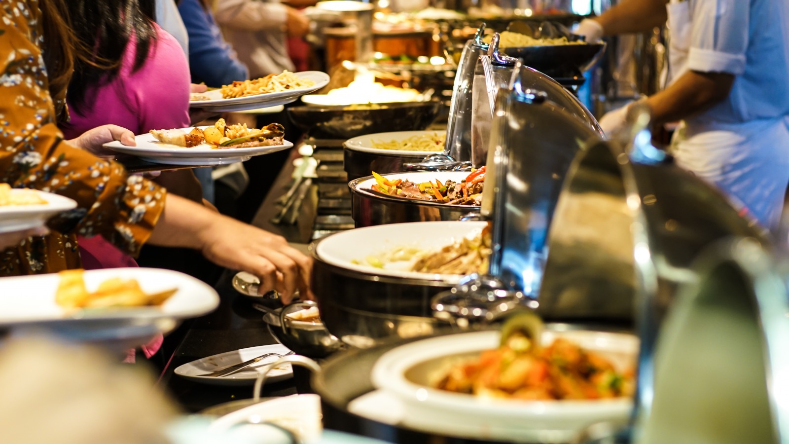 Why You Should Absolutely Never Touch The Prime Rib At A Buffet