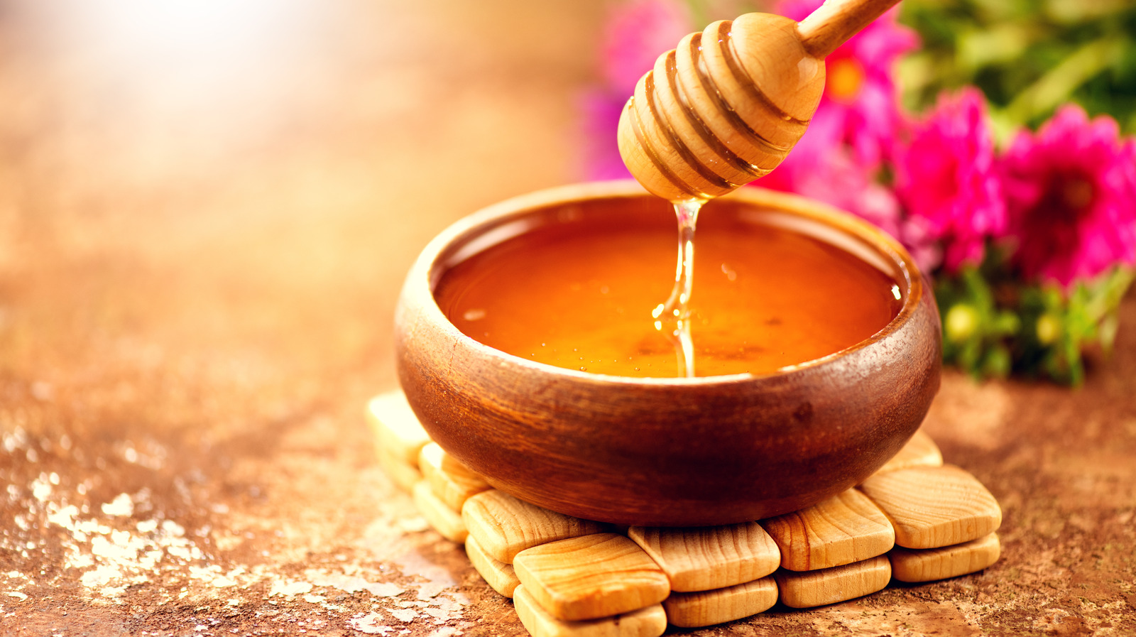 Why You Should Always Have Honey In Your Pantry