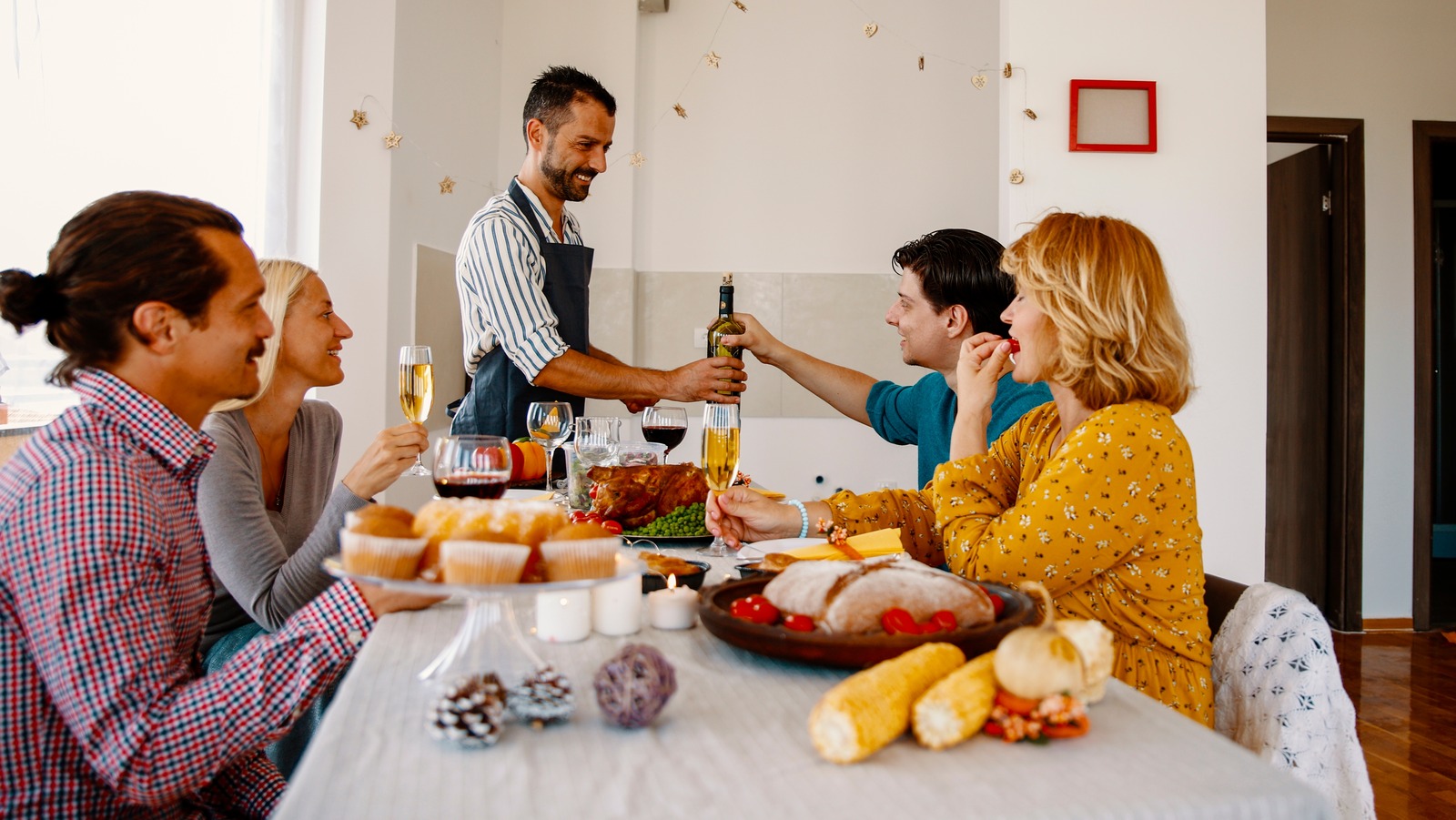Why You Should Always Make Friendsgiving A Potluck