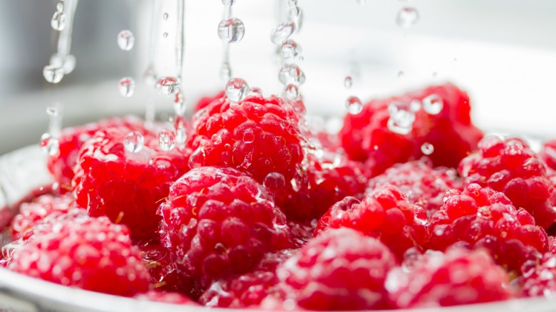What You Need To Know About Washing Fruits And Veggies